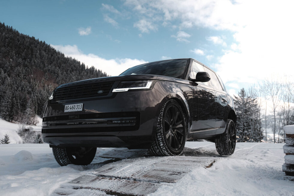 LA GAMME RANGE ROVER À L'EPREUVE DANS LA NEIGE - Sport-Auto.ch