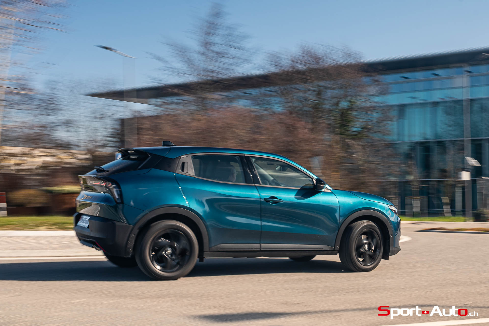 ESSAI ALFA ROMEO JUNIOR IBRIDA - Sport-Auto.ch