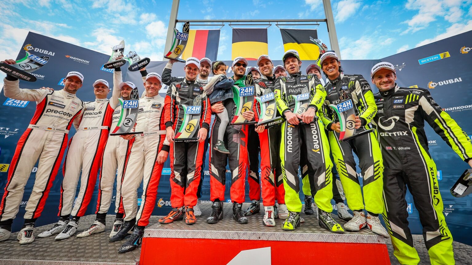 Daniel Allemann sur le podium des 24h de Dubai - Sport-Auto.ch